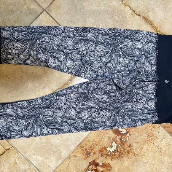 lululemon athletica | Other | Lululemon Grey And White Pattern Yoga ...